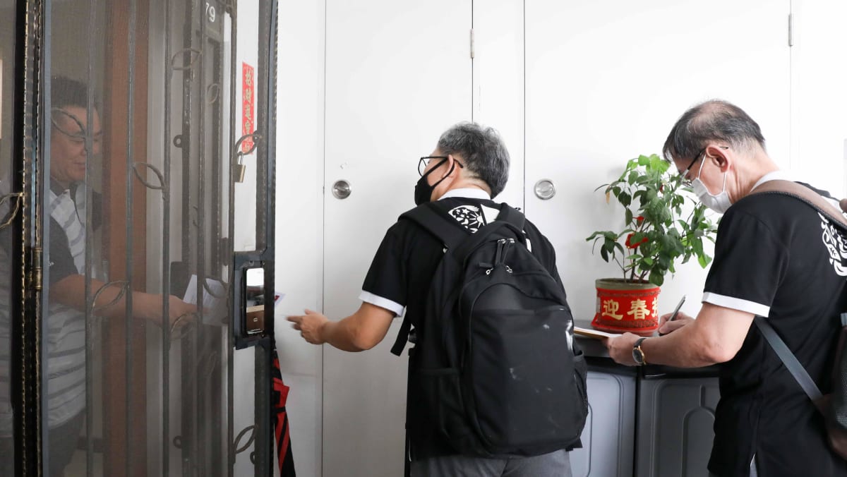 GE2020: Independent candidate Cheang visits residents, picks horse as ...