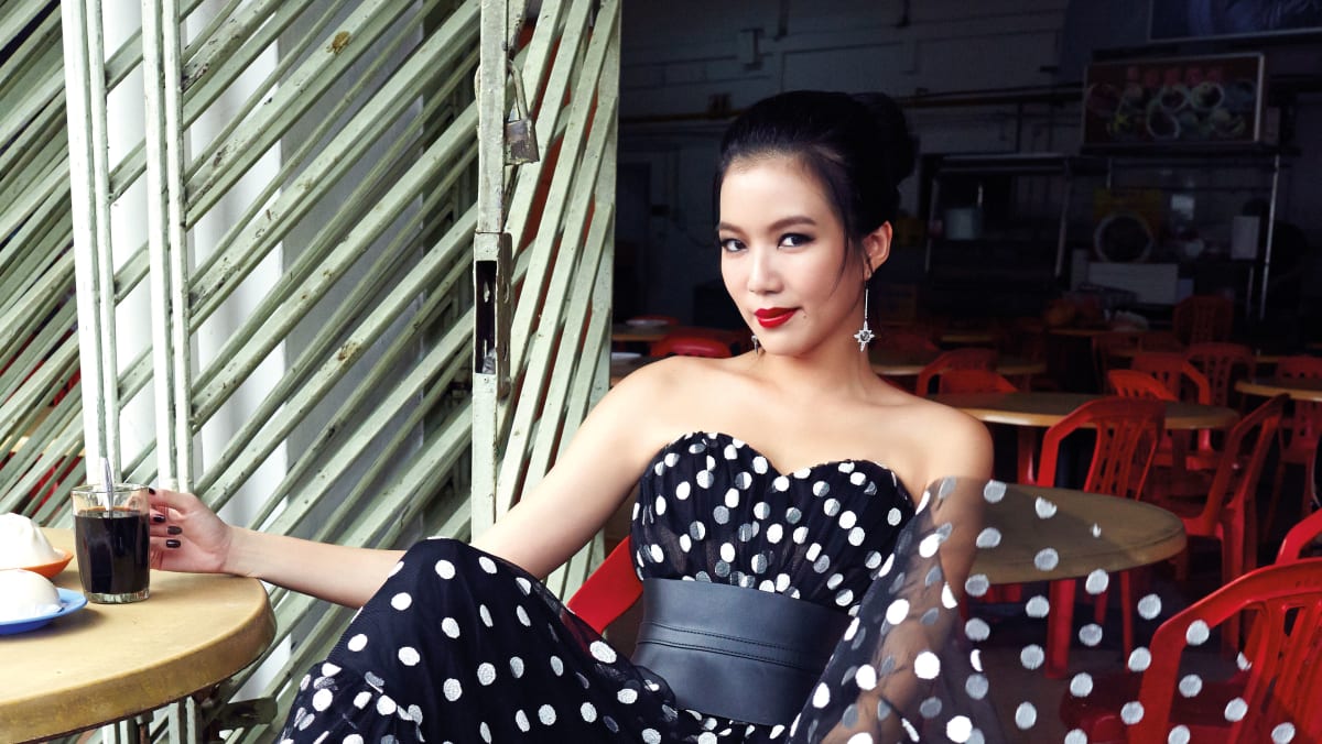 Rui En Art Directs Her Own Cover Shoot - 8days
