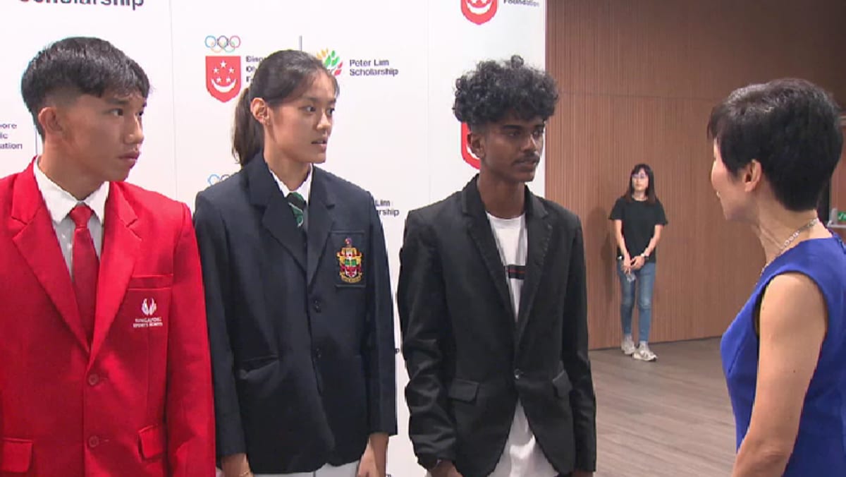 Atlit-Pelajar 'kickboxing', luncur roda terima Biasiswa Yayasan Olimpik ...