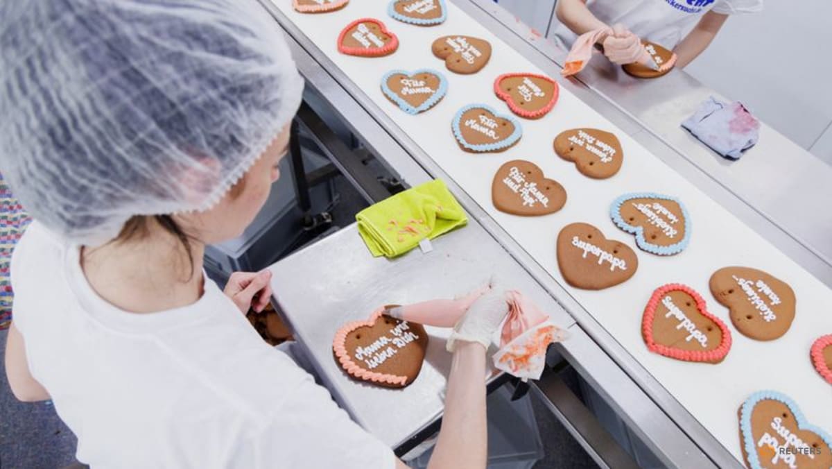 Analysis-Europe struggles to convert Ukraine migration into labour boon ...