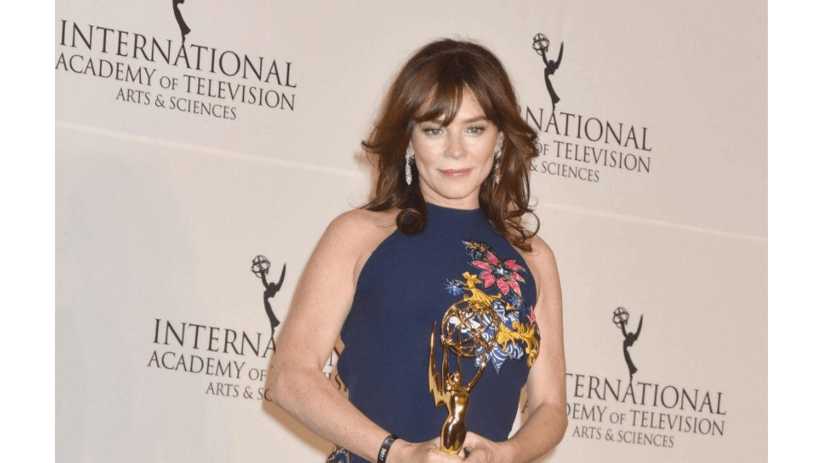 Anna Friel got dog to stave off loneliness - 8days