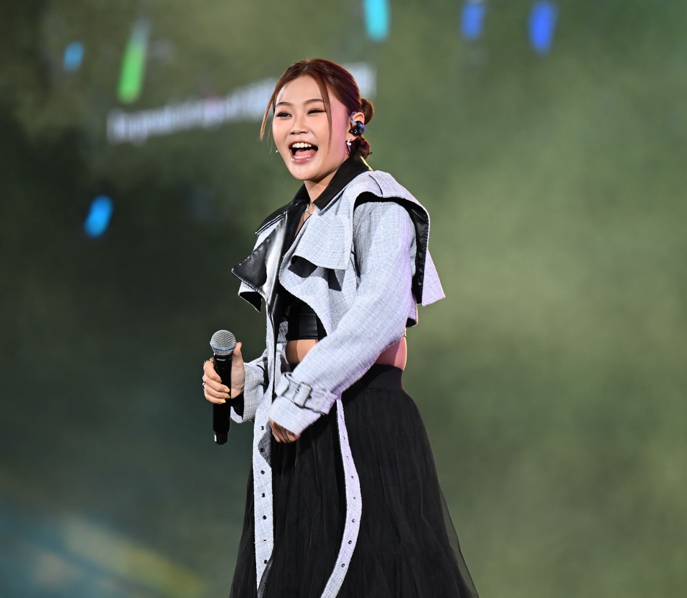 Who Teased S'pore For Its Strong Economy But Weak Cheers? Highlights ...