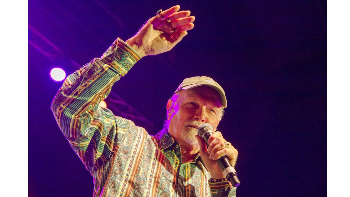 Beach Boys' Mike Love not a fan of chart music - 8days