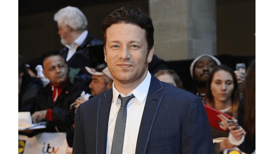 Embarrassing dad Jamie Oliver - 8days