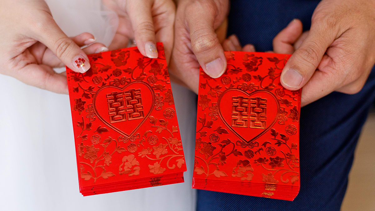 Is it rude for newlyweds to ask guests to identify which ang bao they ...