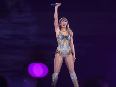 Men: A step-by-step guide to achieve 4 'oppa' hairstyles from BTS’ V to Hyun Bin - CNA Lifestyle