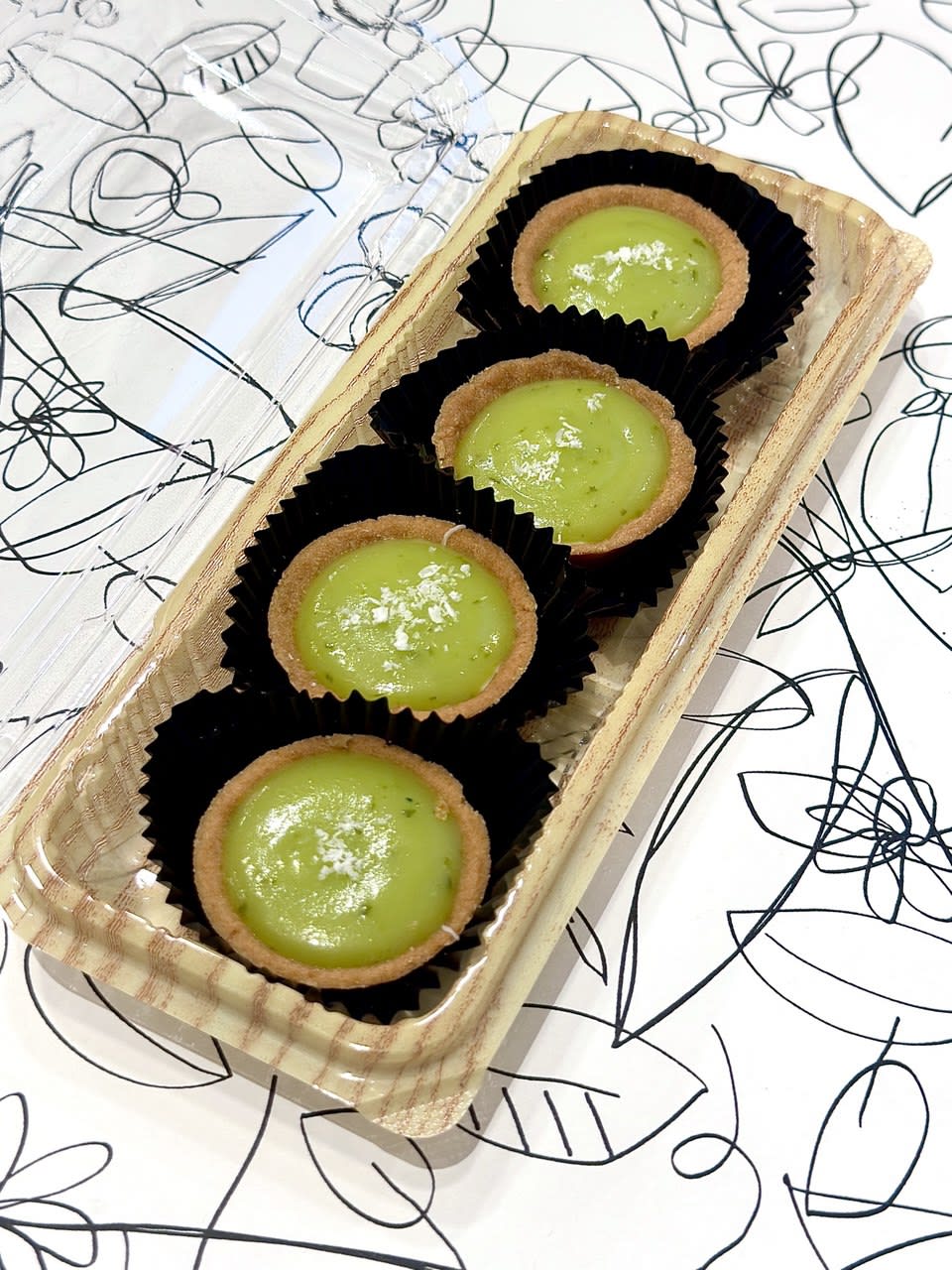 Dona Manis Cake Shop Sets Up Jurong Pop-Up, Sells Famous Banana Pie ...