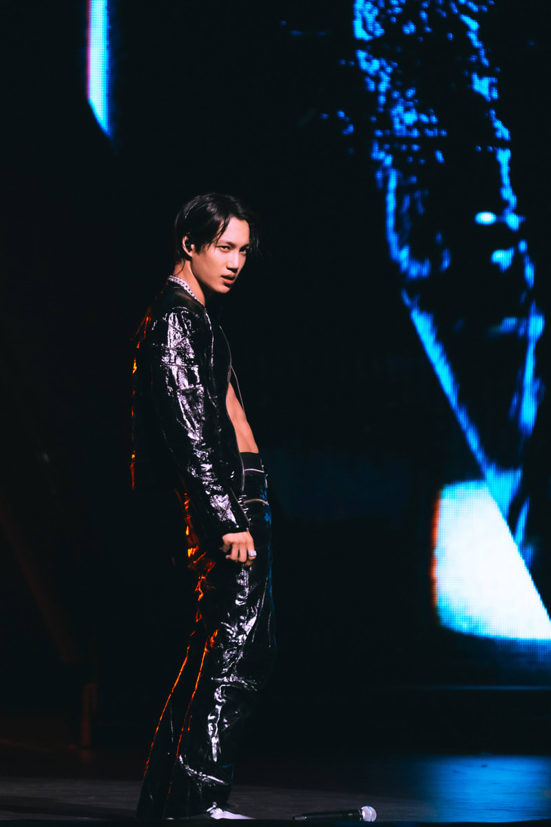 魅力全Kai！EXO舞王性感撩翻全场 - vibes by 8world