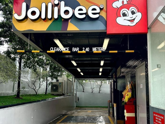 First look: Jollibee opens fast food drive-thru at a petrol station in ...