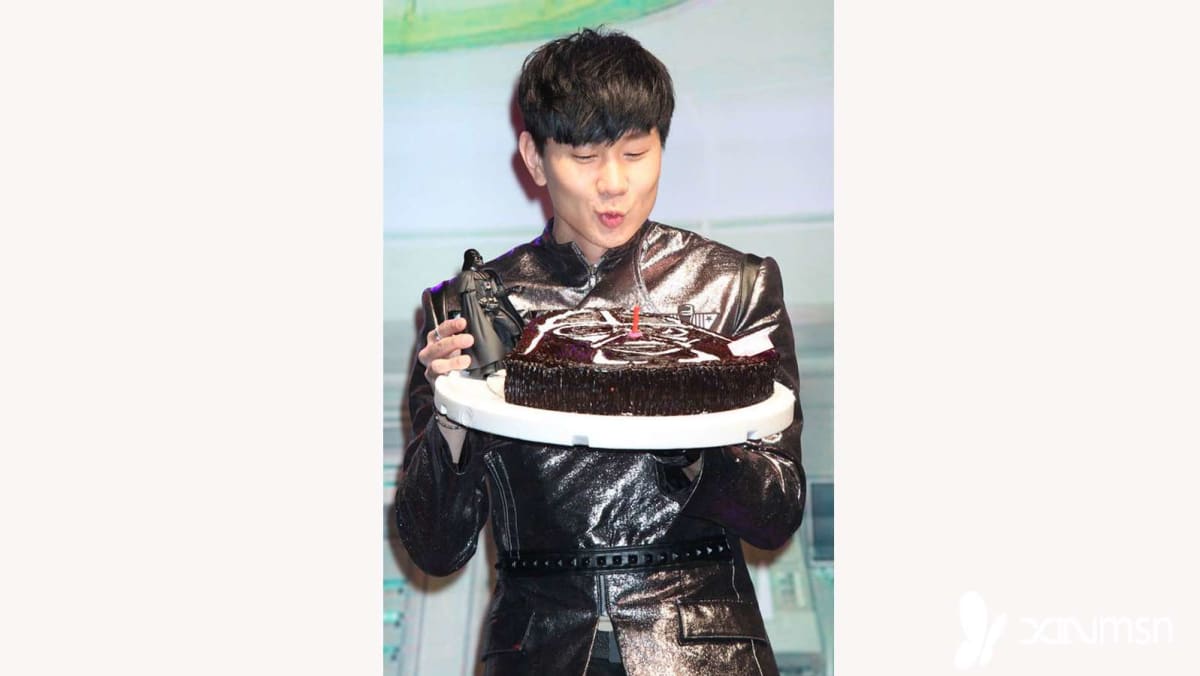 JJ Lin’s father prompts his son to get married soon - 8days