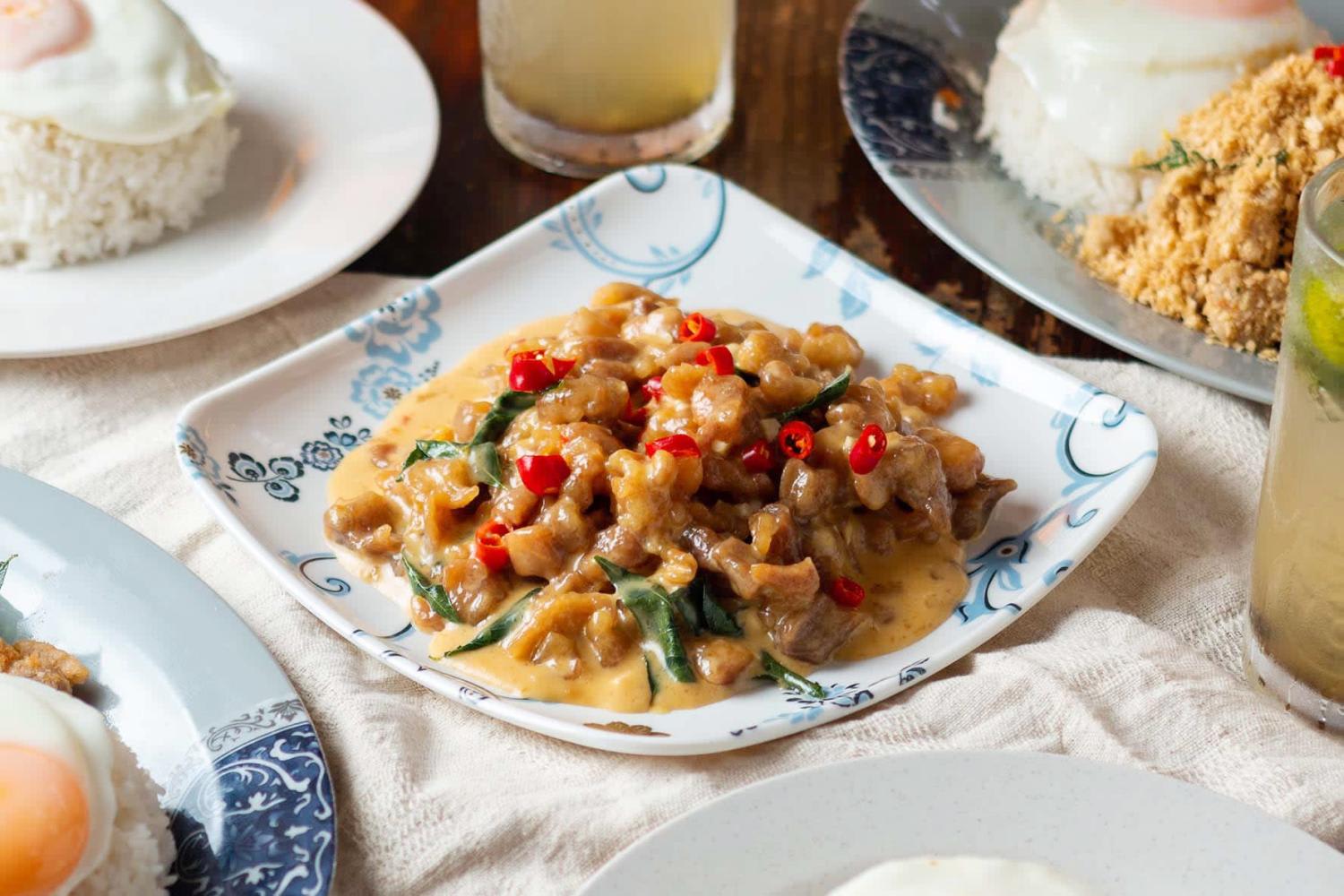 NSmen Love Ordering Creamy Salted Egg Chicken Rice From This Zi Char ...