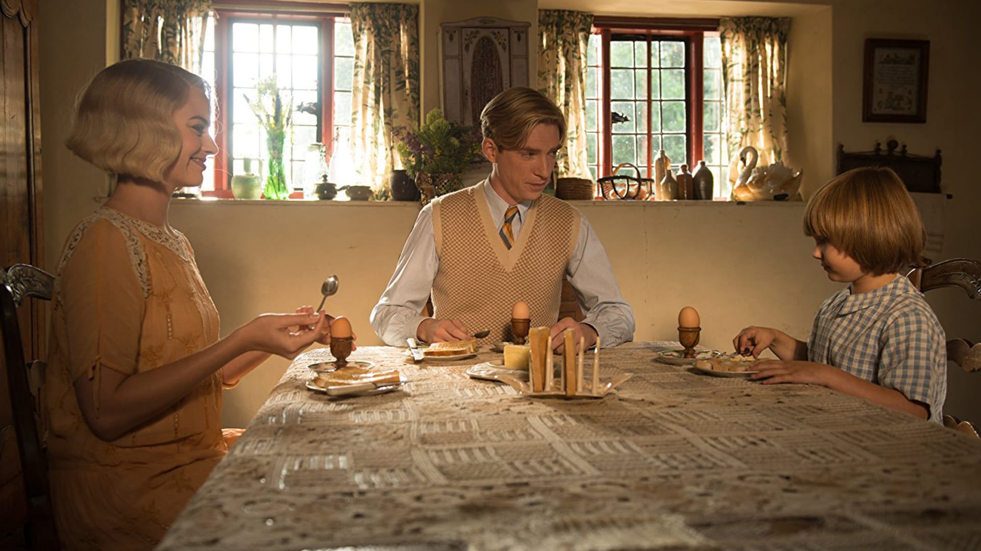 Discover The Origins Of Winnie The Pooh In 'Goodbye Christopher Robin ...