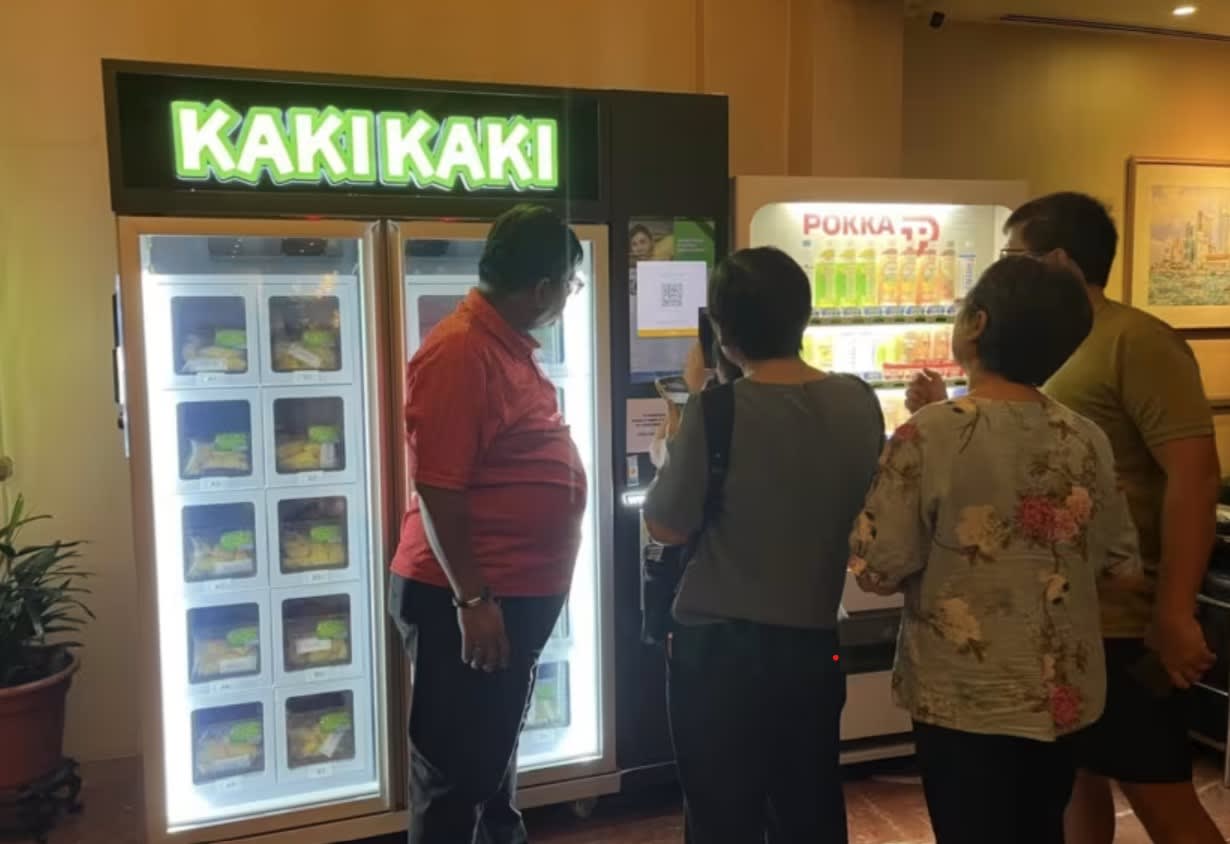 24/7 Durians, Now A Reality: Durian Vending Machines Debut In S’pore ...