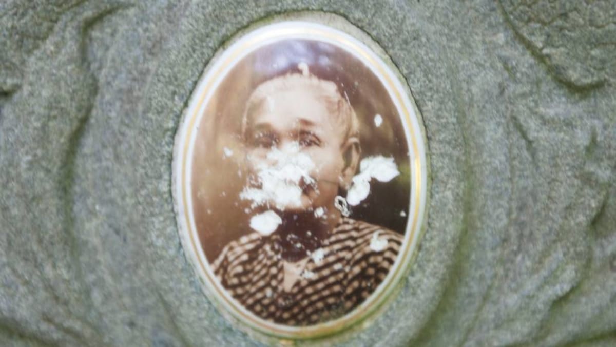 Commentary: Taking obituary photos and the difference between death and ...
