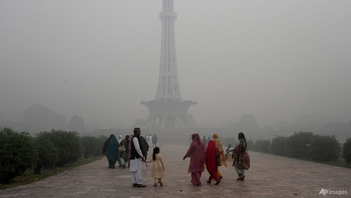 Lahore air pollution hits historic high, forcing school closures - CNA