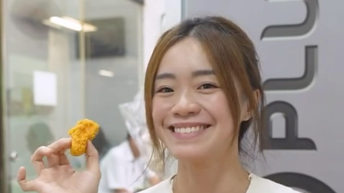 This obscure cafe sells the cheapest goreng pisang in town - 8days