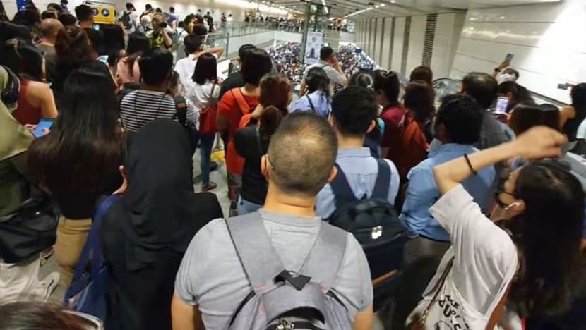 'Signal-related' fault on Circle Line causes crowding at some stations ...