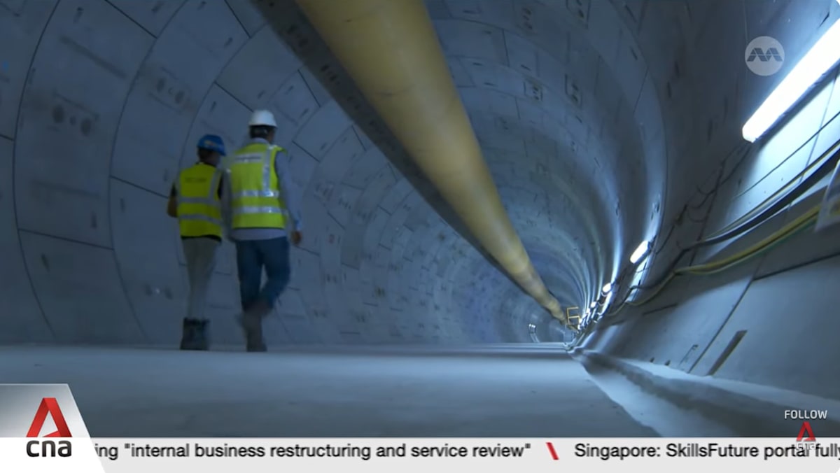 Main tunnel works connecting future Changi Airport T5 to existing T2 ...