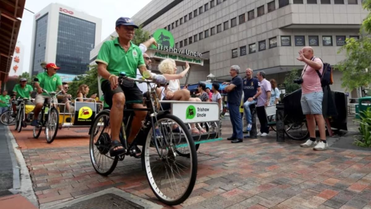 Tiada lagi lawatan berpandu guna beca roda tiga di SG - BERITA Mediacorp