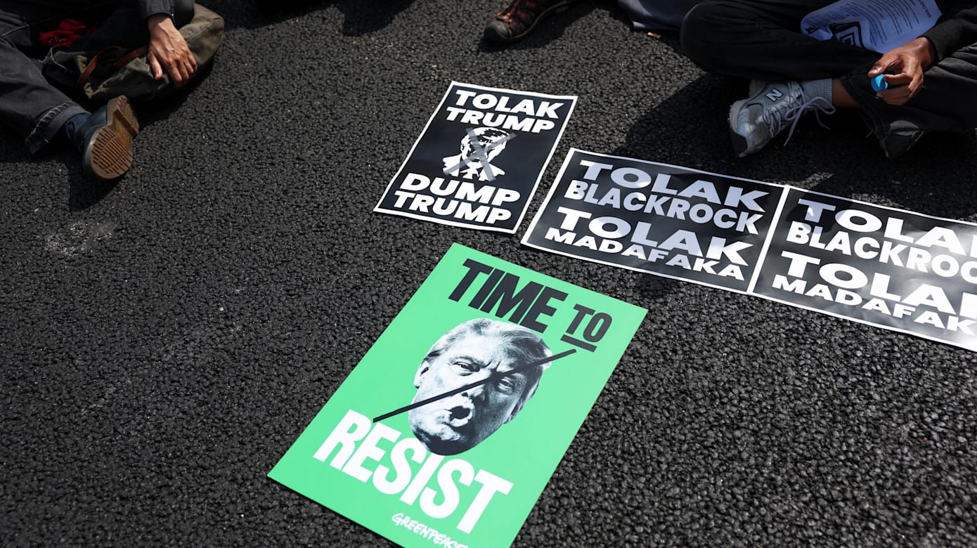 马国“拒绝特朗普”集会聚集200人 集会者要特朗普离开 - 8world