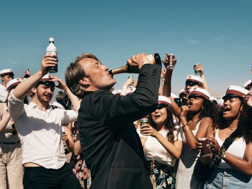 Another Round Review: Mads Mikkelsen Stars In Intoxicating Oscar ...
