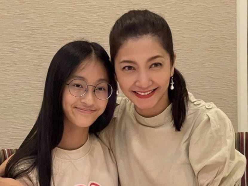 Huang Biren Is Instantly Recognisable In This Picture Taken 44 Years ...