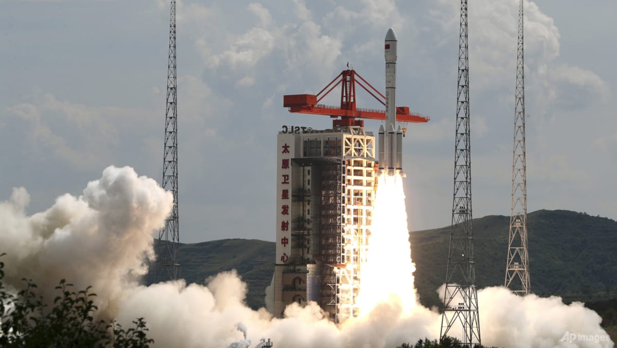 Chinese rocket's breakup puts over 1,000 satellites and other objects ...