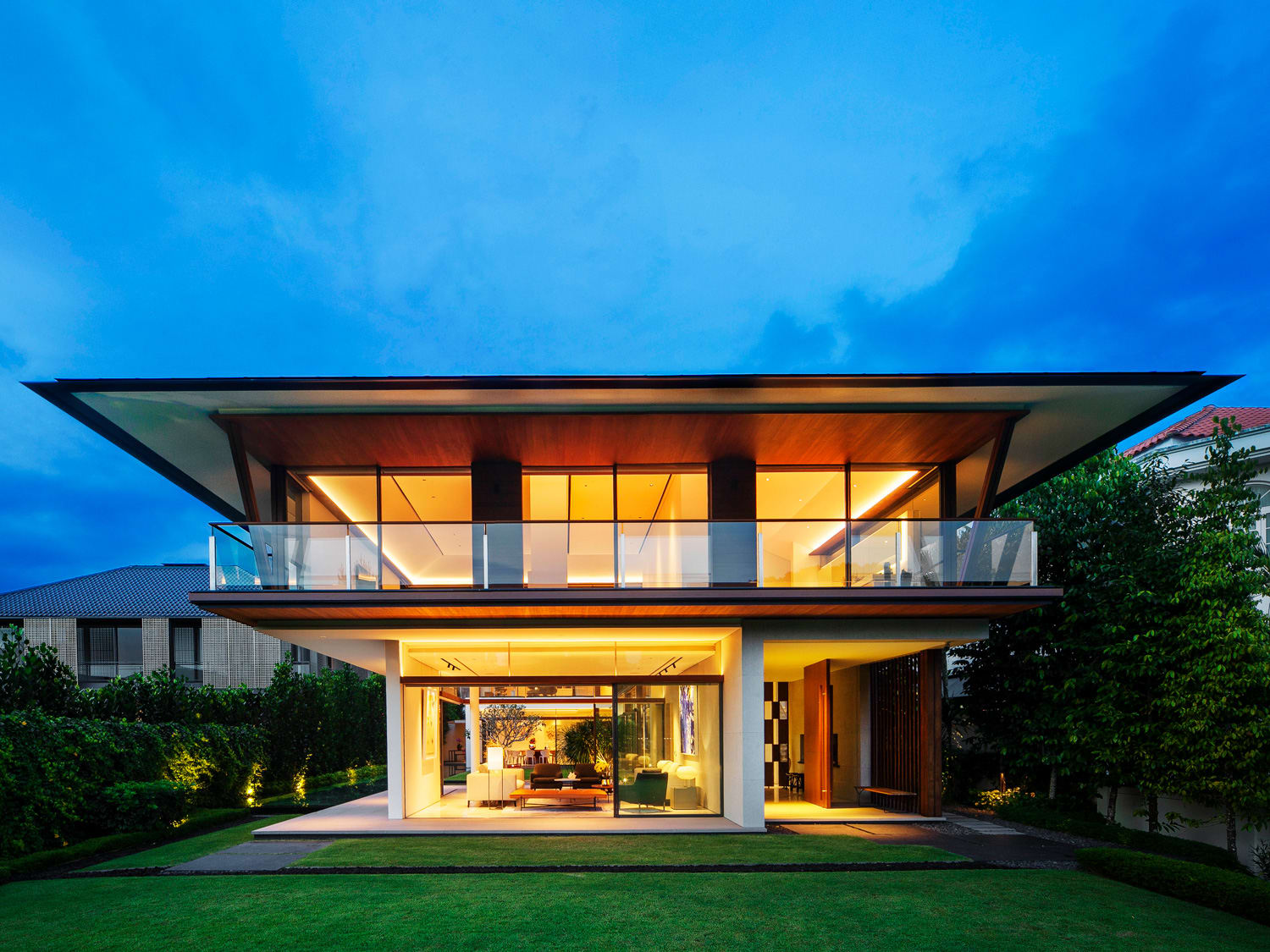 Guz Wilkinson The Fish House In Sentosa Cove Has A $2M Pool