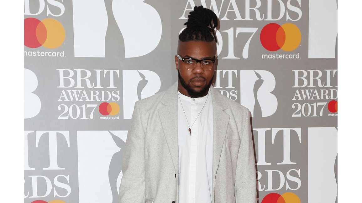 MNEK loses glasses at the 2017 BRIT Awards after party - 8days