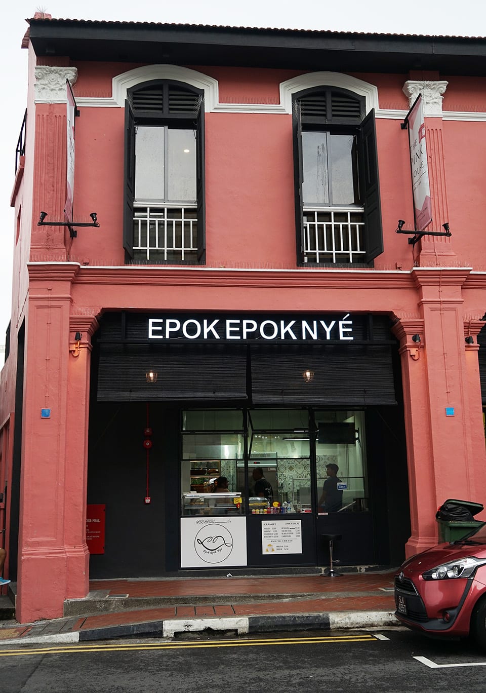 Biz Man Opens Shop Selling Sedap ‘Giant’ Epok Epok To Provide Jobs For ...
