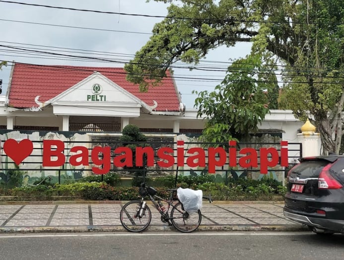 Singapore to Aceh: She cycled 1,630km for to visit her grandfather’s ...