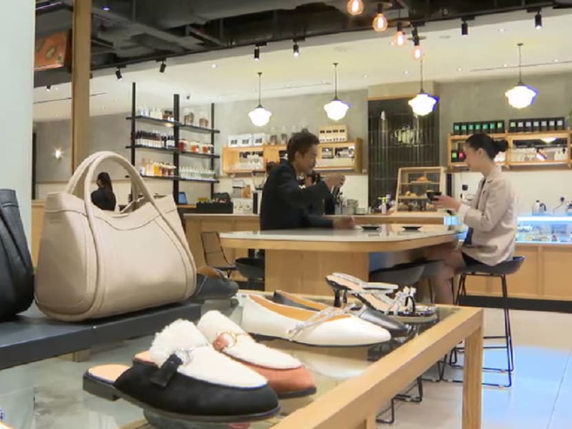 Shopping, with a side of coffee? Retail brands gain from expanding into ...