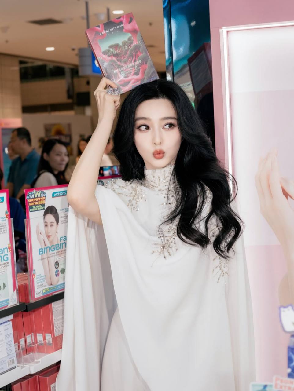 Fan Bingbing Uses At least 700 Facial Masks A Year... And She Has Never ...