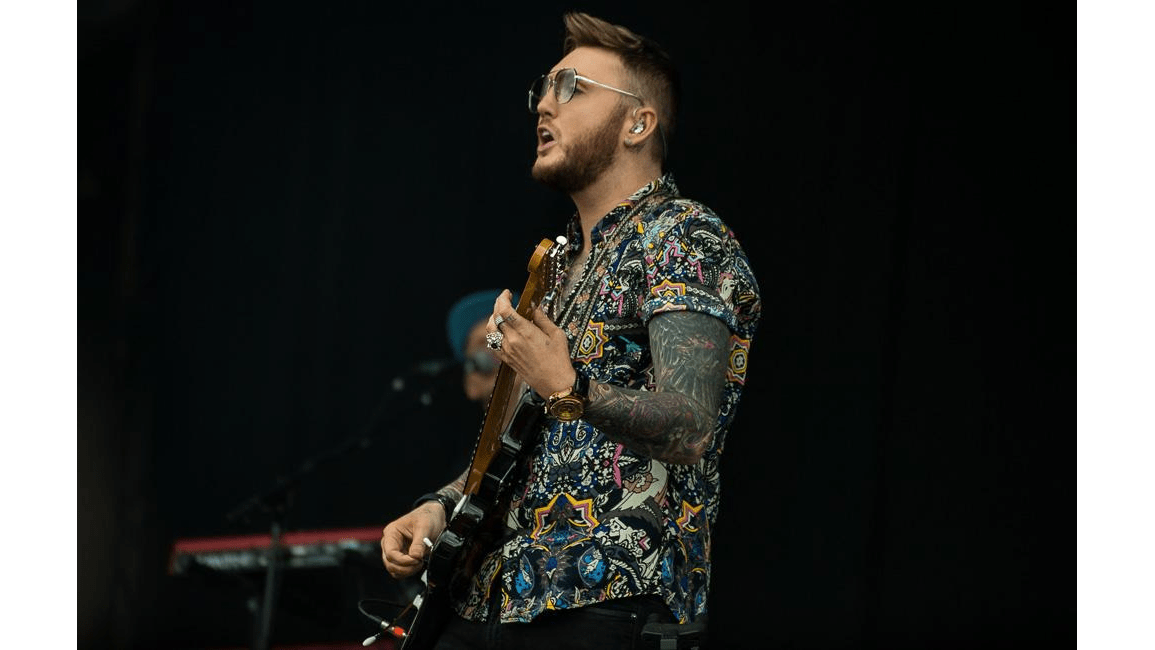 James Arthur pens song about his favourite tipple - 8days
