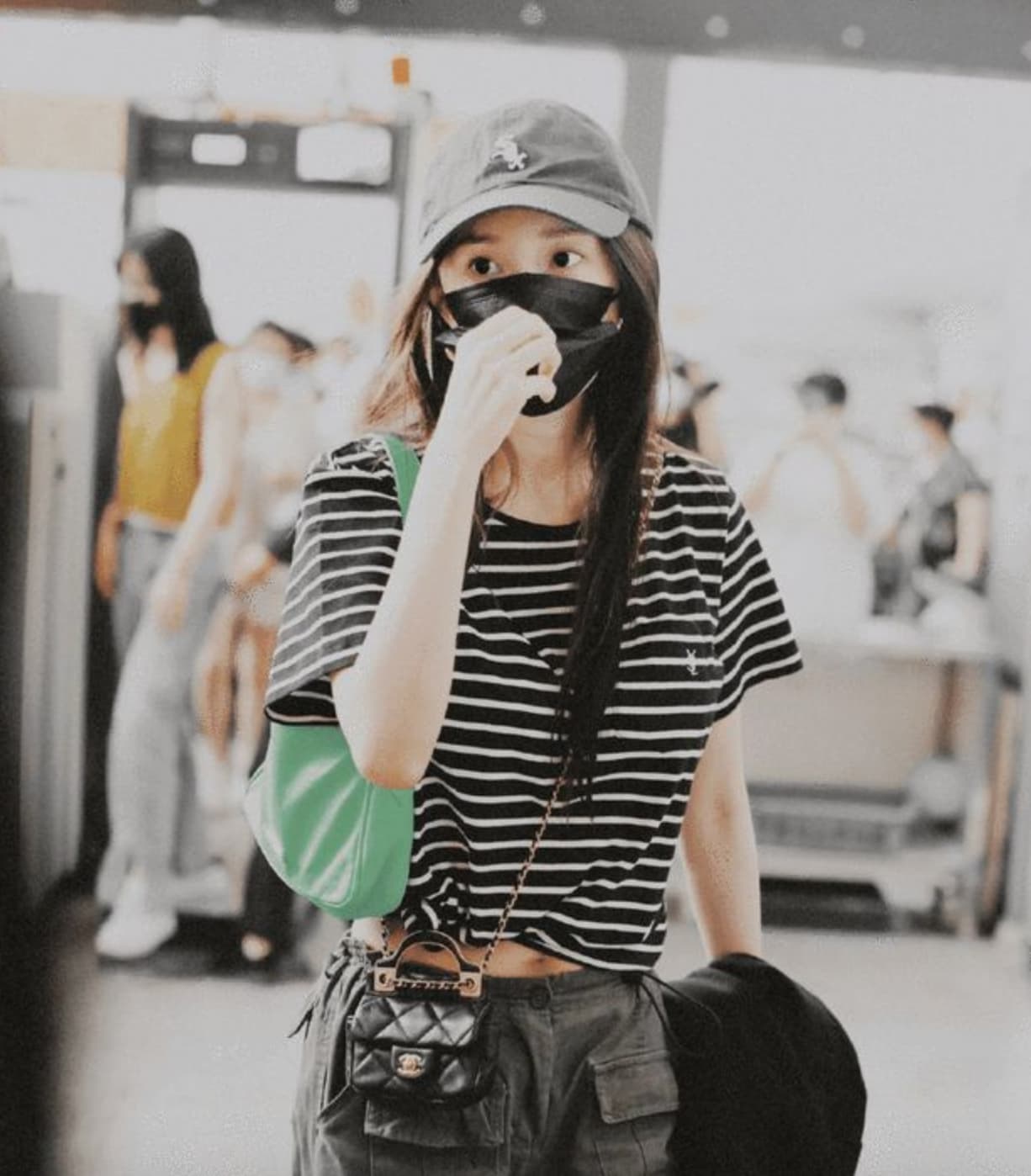 Yang Mi Tells Someone Off For Jumping The Queue And Netizens Are Loving ...