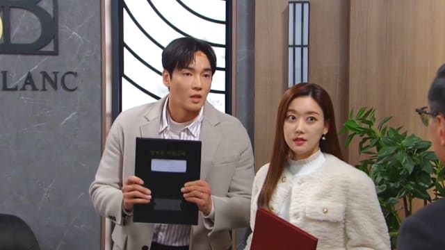 台风的新娘（第42集）：瑞妍寻找母亲的下落 - vibes by 8world