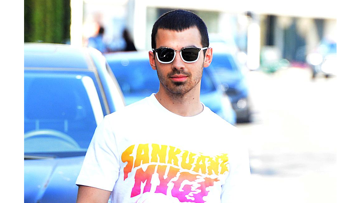 Joe Jonas voices support for protests against Donald Trump - 8days