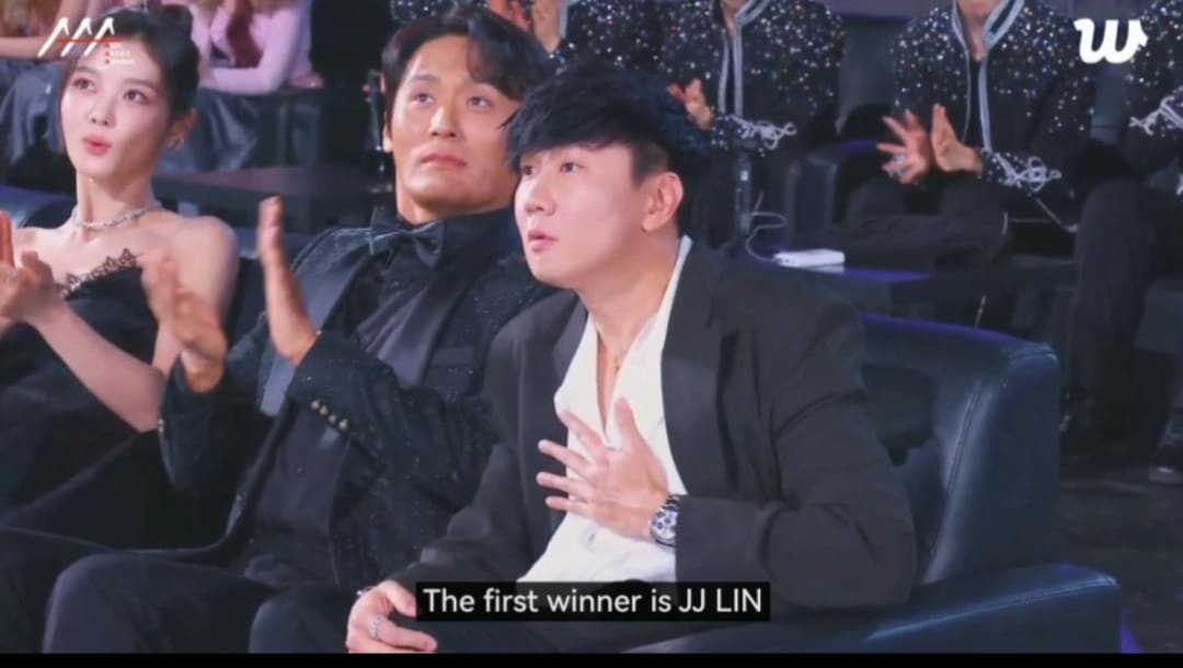 JJ Lin Becomes Only Non–K-pop Act to Win Best Artist at Korean Award ...
