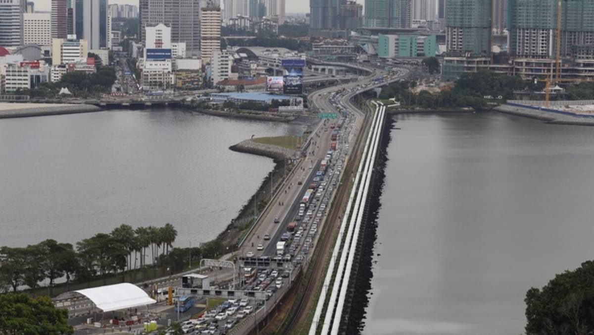 Inconsiderate drivers add to traffic congestion at checkpoints, says K ...