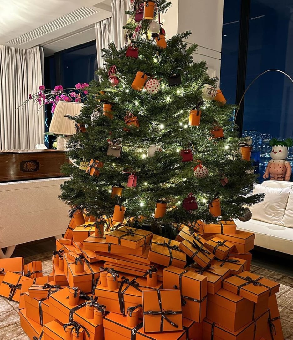 Ex-TVB Host Priscilla Ku Shows Off Christmas Tree Surrounded By Hermès ...