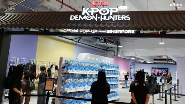 日韩领袖变身鼓手！高市早苗、李在明即兴演奏BTS、“KPop Demon Hunters”歌曲 - vibes by 8world