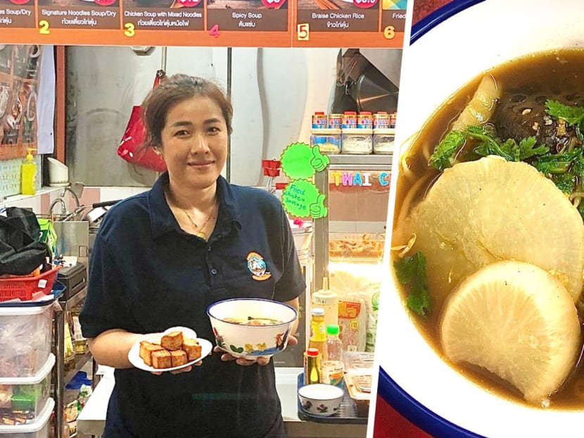 Generous Thai Hawker Has Free-Of-Charge Veggie Station At Chicken ...
