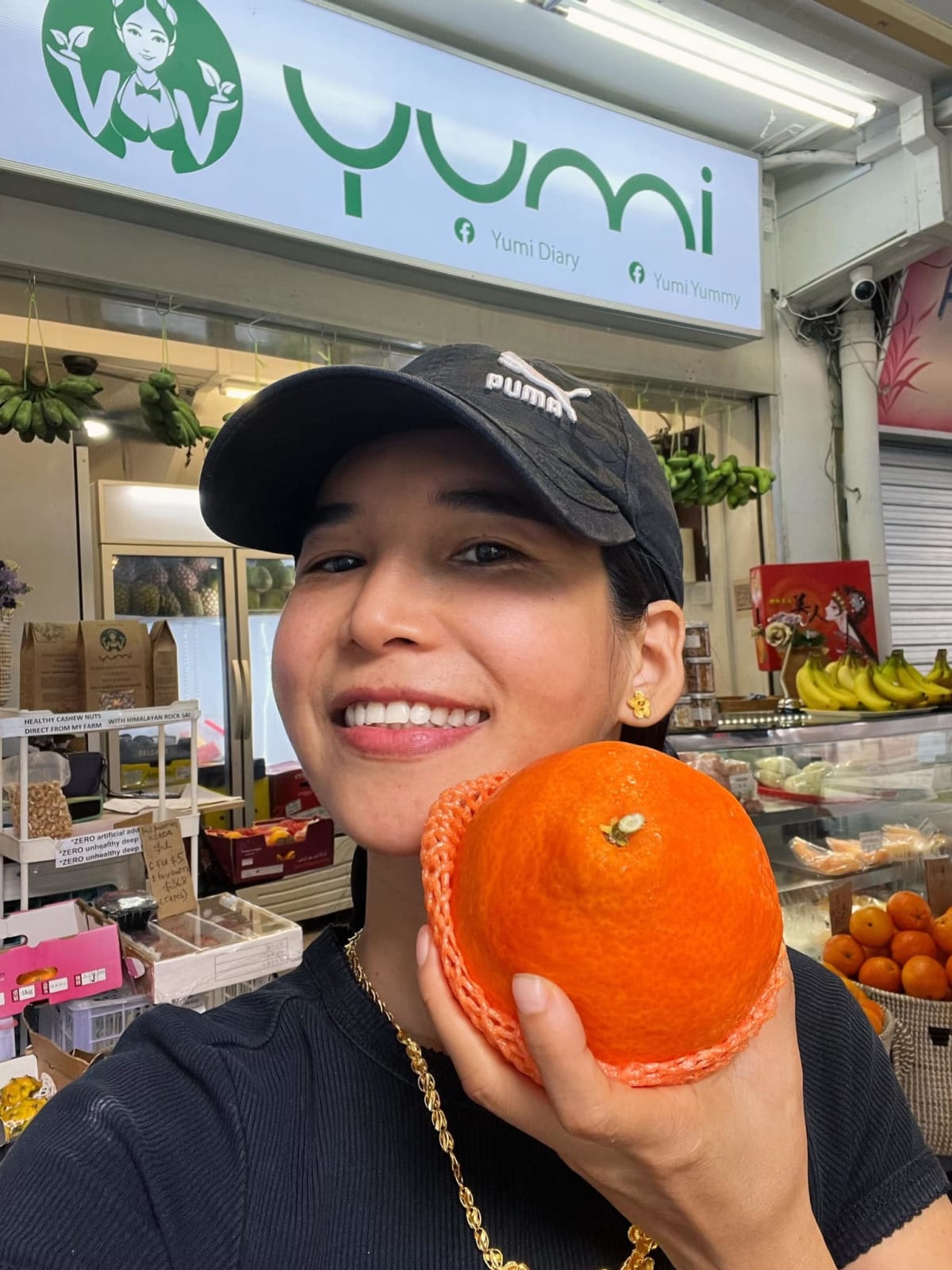 Vietnamese Hawker Who Went Viral For Provocative Outfits & FB Rants ...