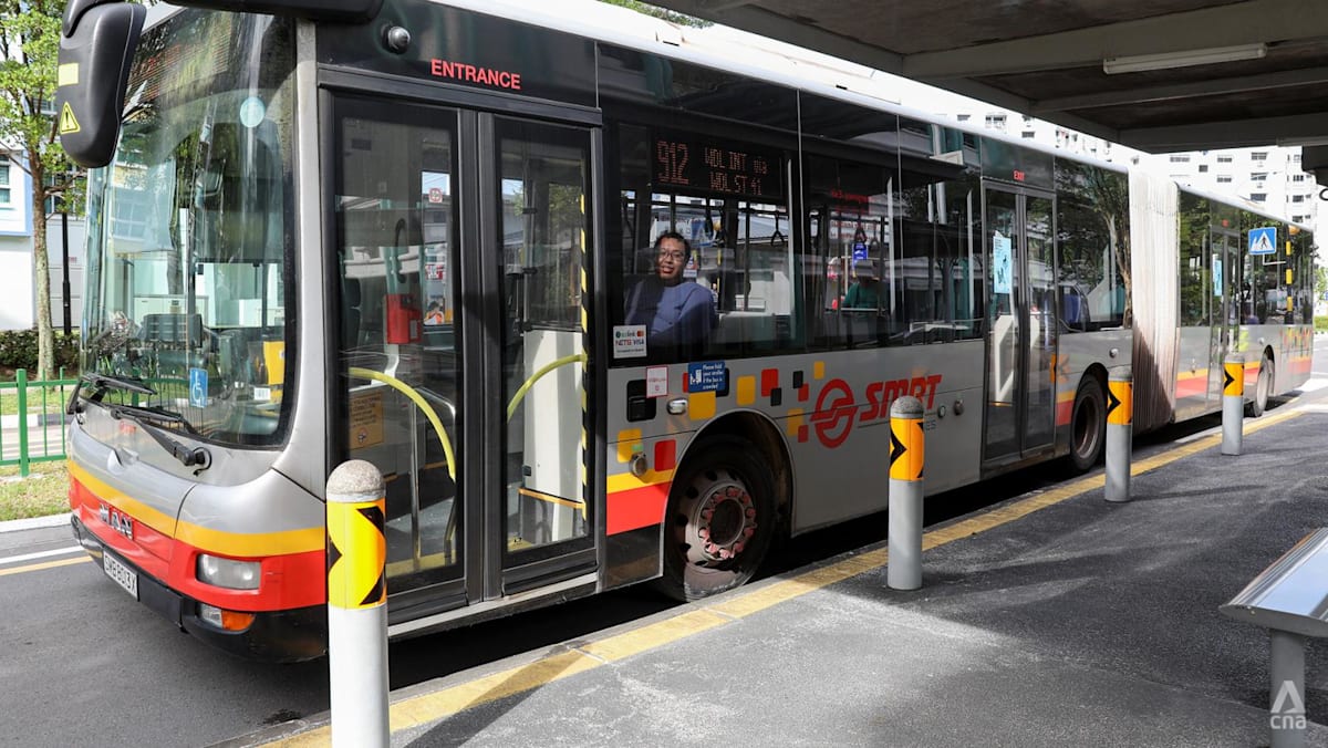 Riding into history: Singapore's last bendy buses on the road - CNA