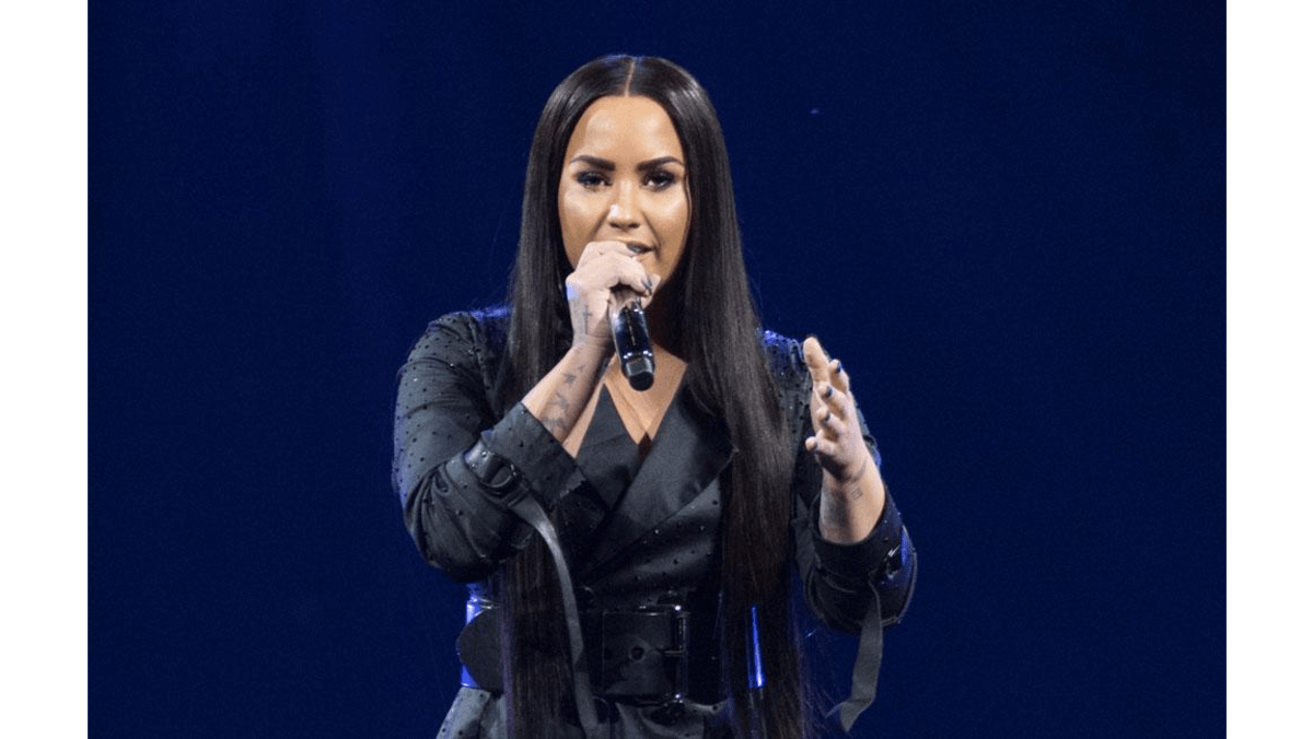 Demi Lovato to spend at least 3 months in rehab - 8days