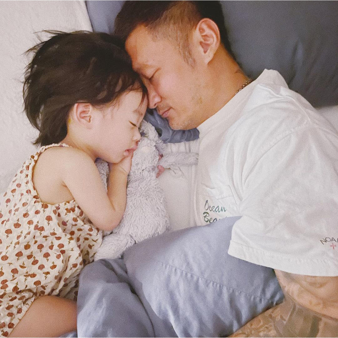 Pic Of Shawn Yue Kissing 3-Year-Old Daughter On The Lips Makes Netizens ...
