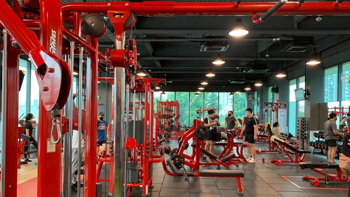 Gyms Re-open In Phase 2; The Crowds Are Working Out - TODAY