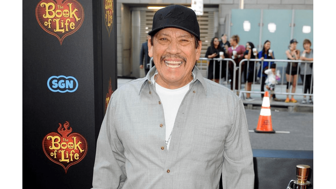 Danny Trejo helps rescue baby from car crash - 8days