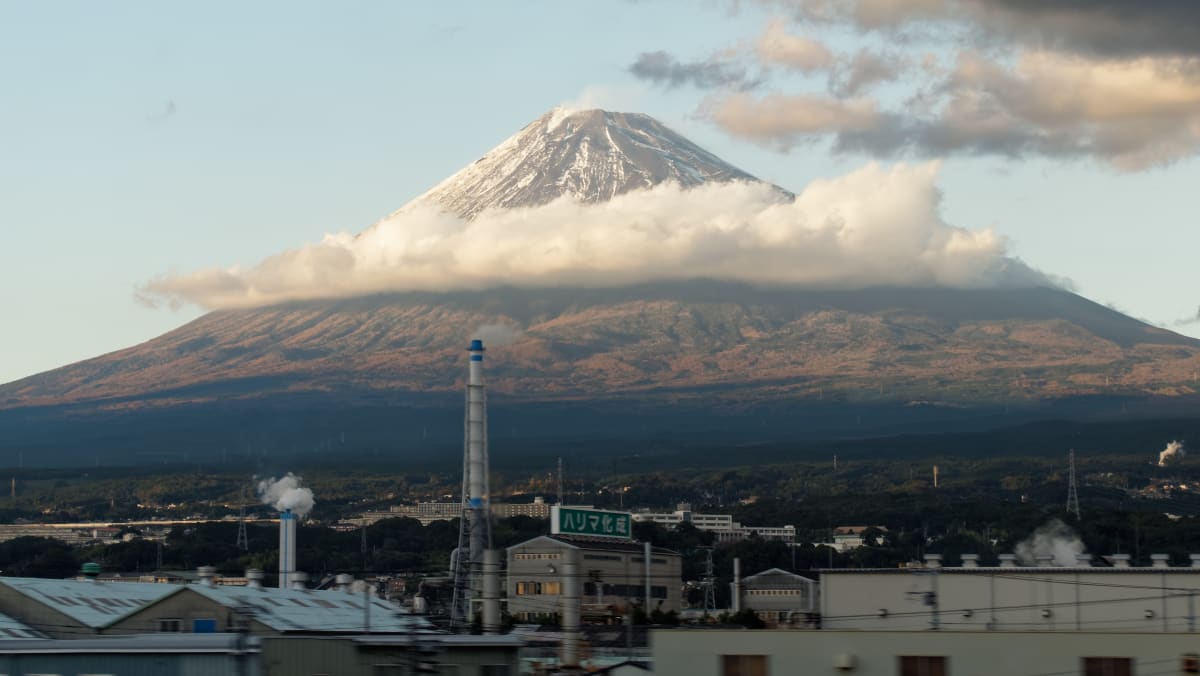 Body found in search for Mount Fuji climber who live-streamed his own ...
