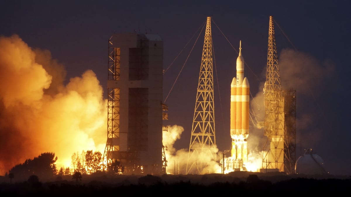 NASA launches new Orion spacecraft and new era - TODAY